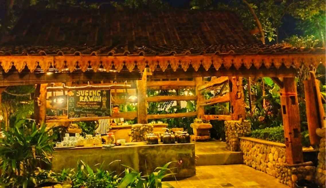 Kandang Ingkung Lawasan Semarang : Resto & Kopi Jogja - Joglosemar.id
